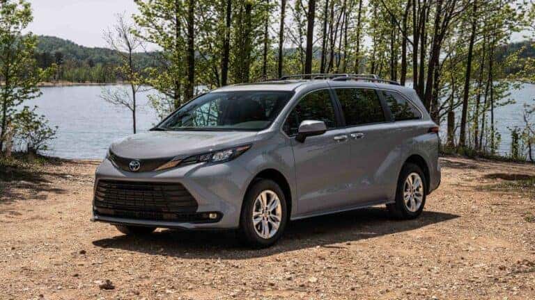 2024 Toyota Sienna Review: Revolutionizing the Minivan Experience ...