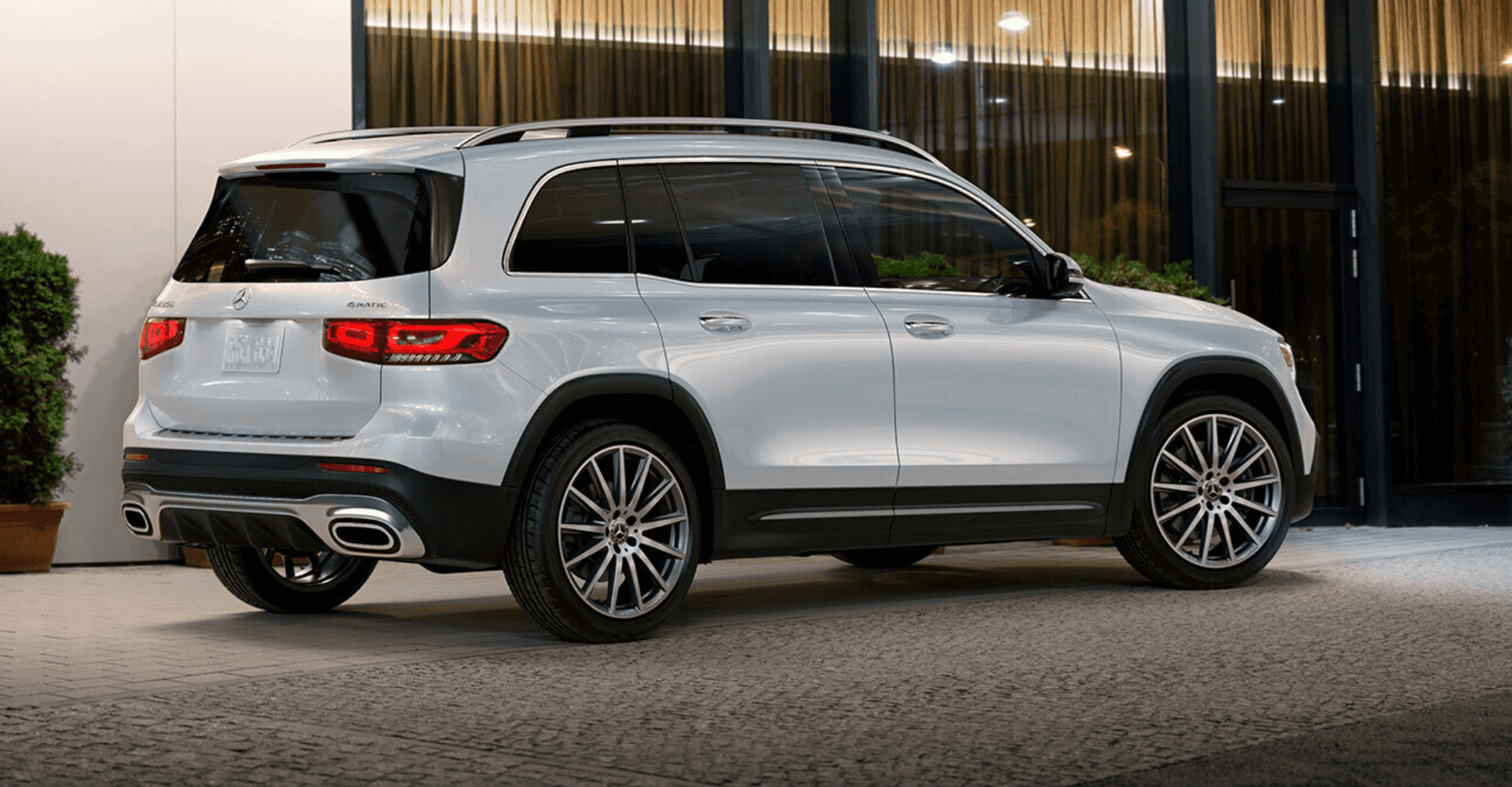 Mercedes-Benz Gifts For Everyone This Holiday Season | Mercedes-Benz of ...