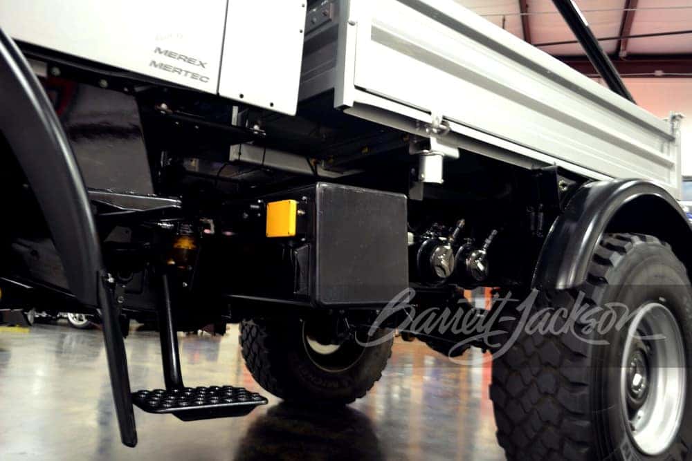 Arnold Schwarzenegger’s Mercedes-Benz Unimog for Sale in Arizona ...