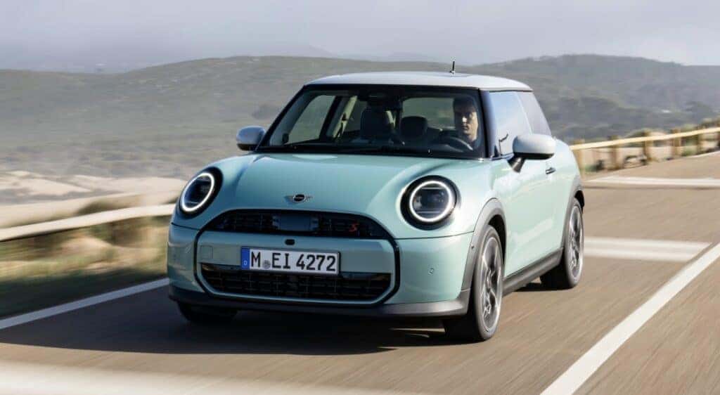 MINI Hardtop 2 Door vs MINI Hardtop 4 Door: Which Is Best For You ...